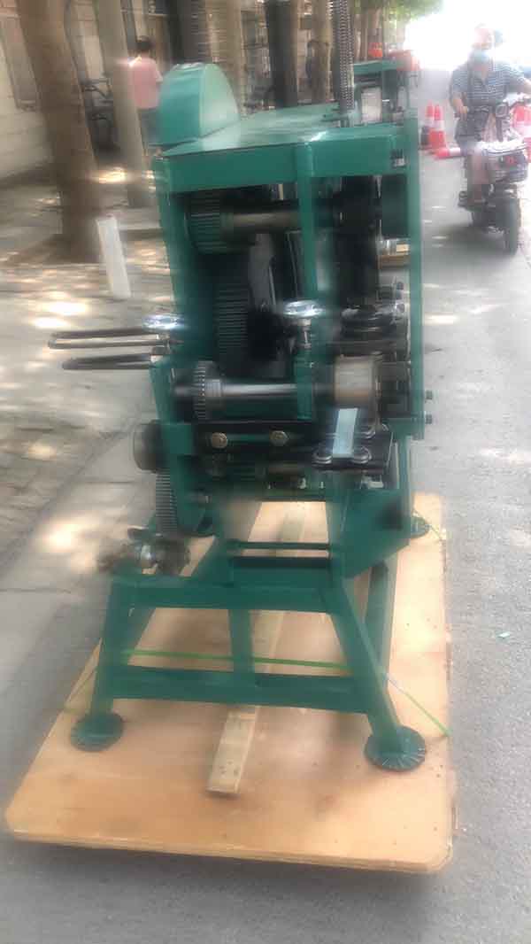 Machines pour la réalisation de joints de cerclage et de boucles de ...